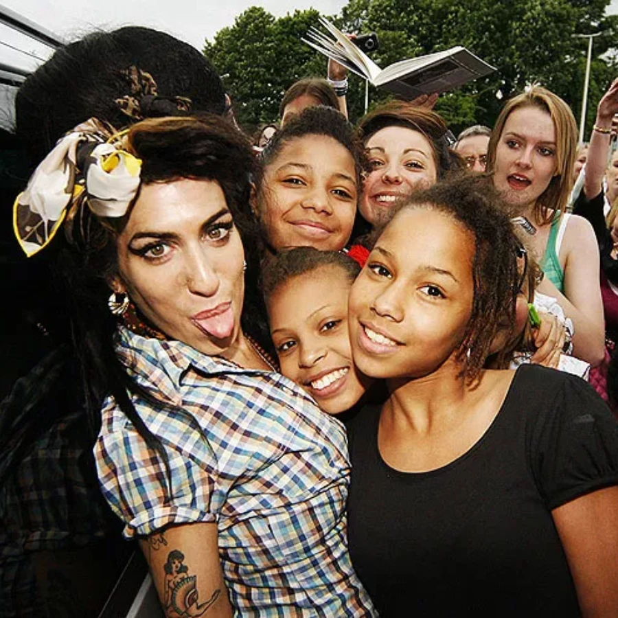 Remembering Amy Winehouse's Life in Photos - News